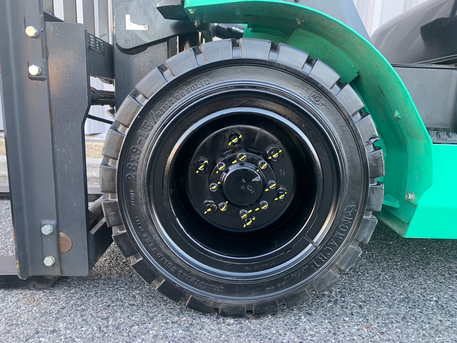 三菱中古フォークリフト【FDE30P-T】[No.106]高所作業に適した車両です！ | 中古フォークリフト | フォークリフトの中古販売・買取・レンタル・メンテナンスならフジ自動車工業株式会社