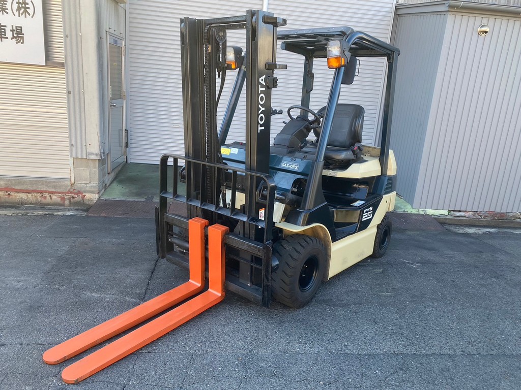 トヨタ中古フォークリフト【8FB25】[No.221]フォークシフター付き！ | 中古フォークリフト | フォークリフトの中古販売・買取・レンタル・メンテナンスならフジ自動車工業株式会社