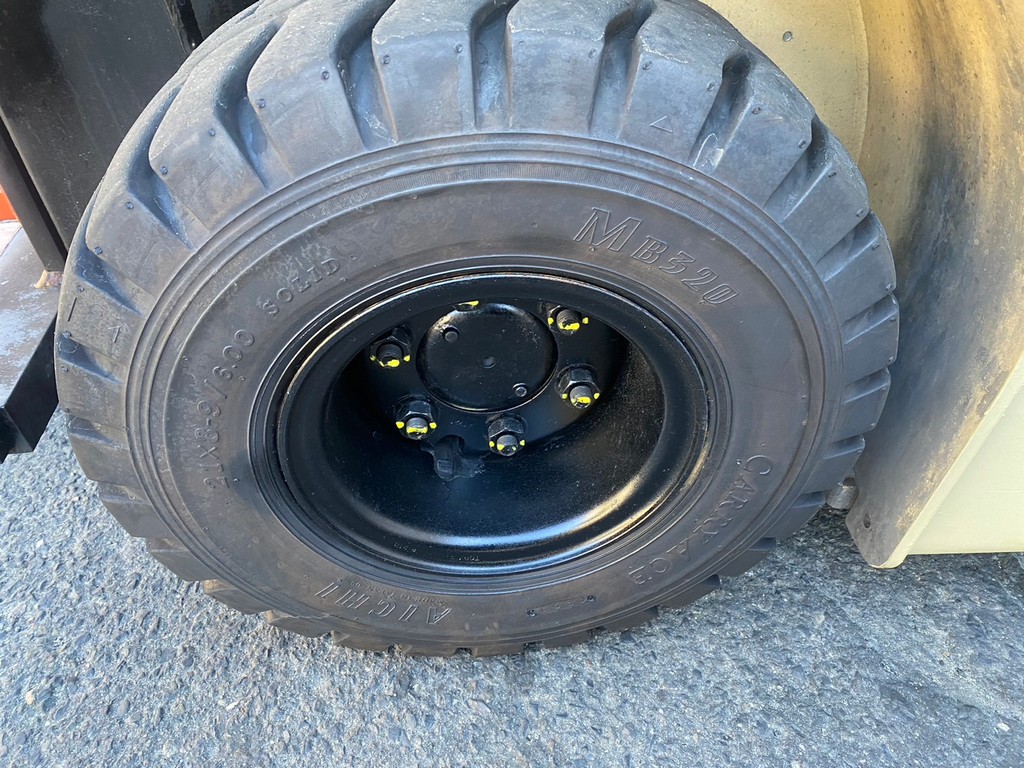 トヨタ中古フォークリフト【8FB25】[No.221]フォークシフター付き！ | 中古フォークリフト | フォークリフトの中古販売・買取・レンタル・メンテナンスならフジ自動車工業株式会社