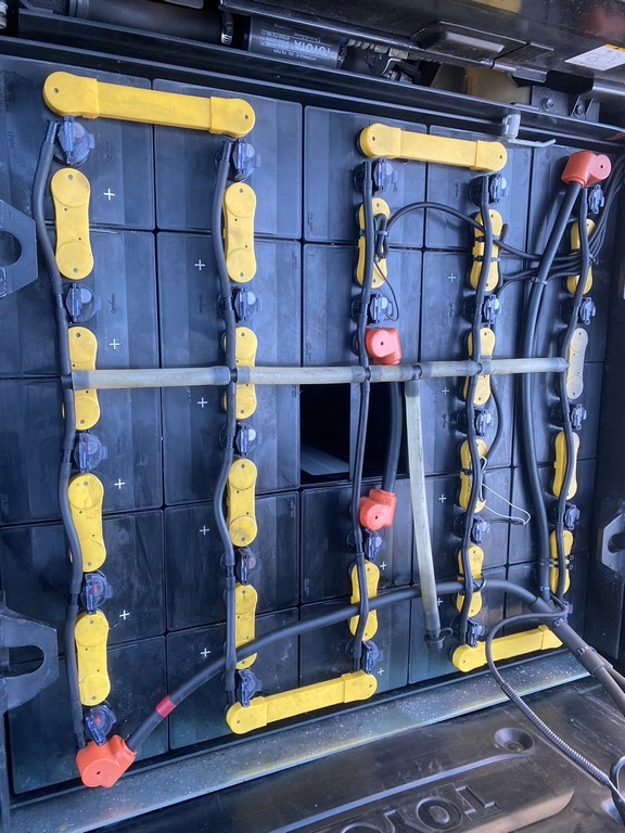 トヨタ中古フォークリフト【8FB25】[No.221]フォークシフター付き！ | 中古フォークリフト | フォークリフトの中古販売・買取・レンタル・メンテナンスならフジ自動車工業株式会社