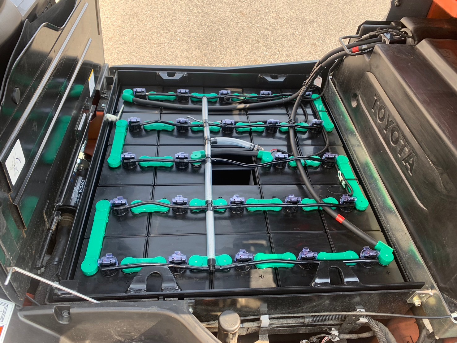 トヨタ中古フォークリフト【8FB25】[No.228]高所作業に最適！サイドシフト付き！ | 中古フォークリフト | フォークリフトの中古販売 ...