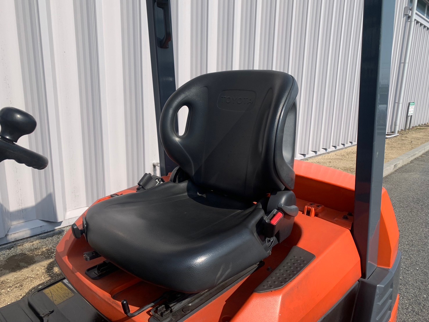 トヨタ中古フォークリフト【8FB25】[No.229]屋内の高所作業に最適な車両です！ | 中古フォークリフト | フォークリフトの中古販売・買取・レンタル・メンテナンスならフジ自動車工業株式会社