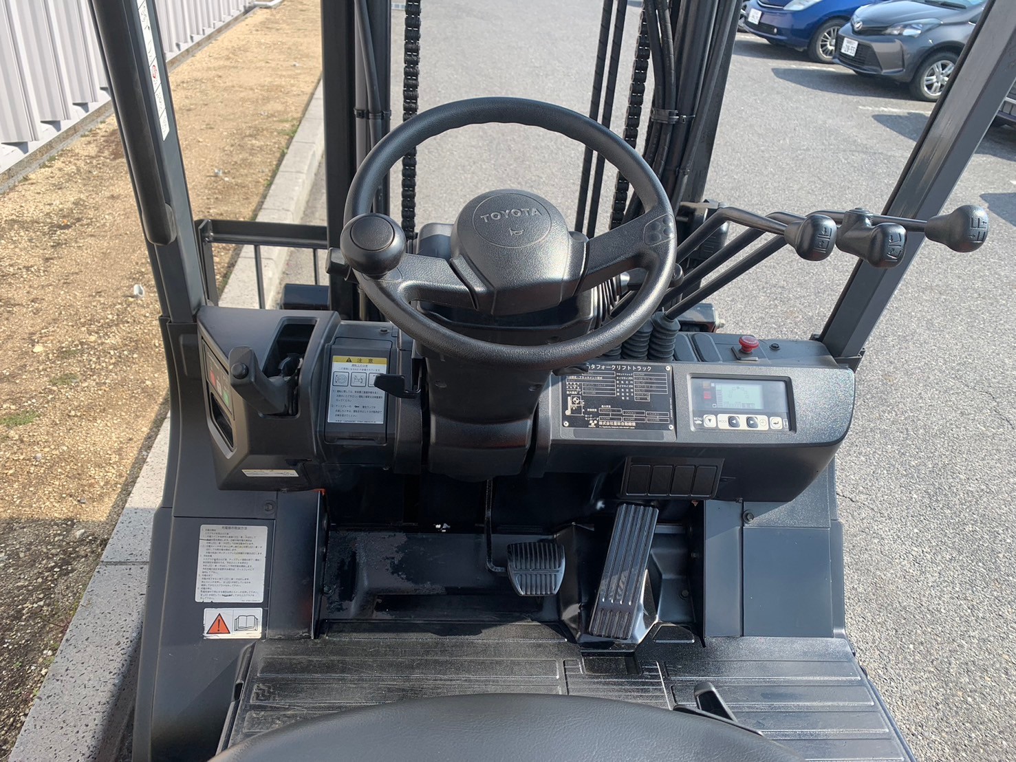 トヨタ中古フォークリフト【8FB25】[No.229]屋内の高所作業に最適な車両です！ | 中古フォークリフト | フォークリフトの中古販売・買取・レンタル・メンテナンスならフジ自動車工業株式会社