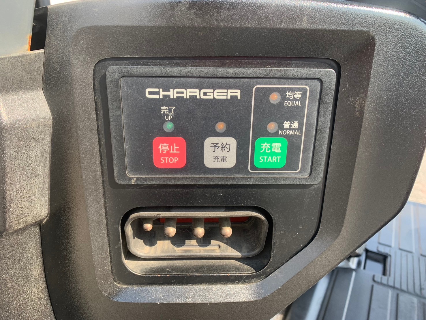 トヨタ中古フォークリフト【8FB25】[No.229]屋内の高所作業に最適な車両です！ | 中古フォークリフト | フォークリフトの中古販売・買取・レンタル・メンテナンスならフジ自動車工業株式会社