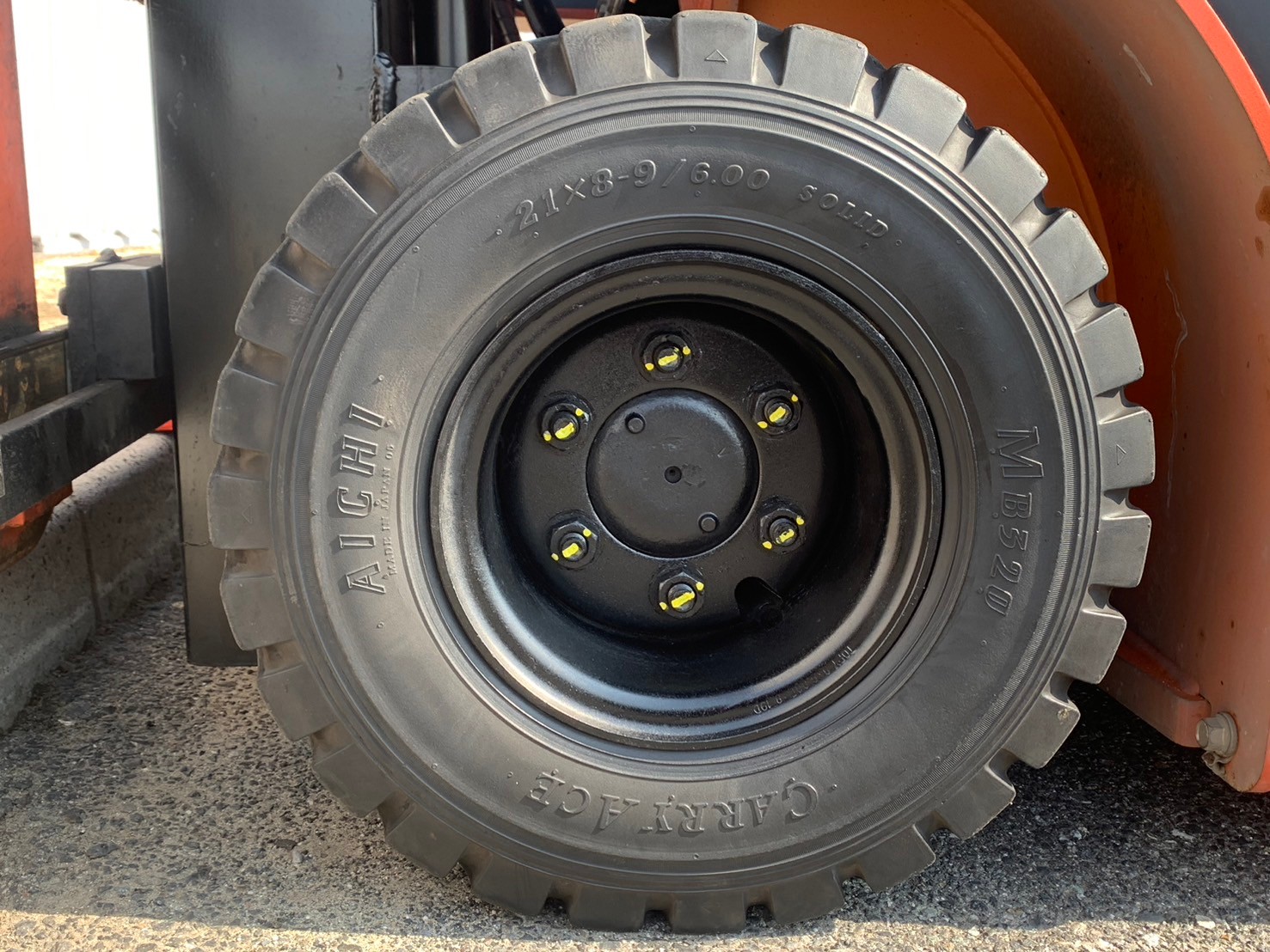 トヨタ中古フォークリフト【8FB25】[No.229]屋内の高所作業に最適な車両です！ | 中古フォークリフト | フォークリフトの中古販売・買取・レンタル・メンテナンスならフジ自動車工業株式会社