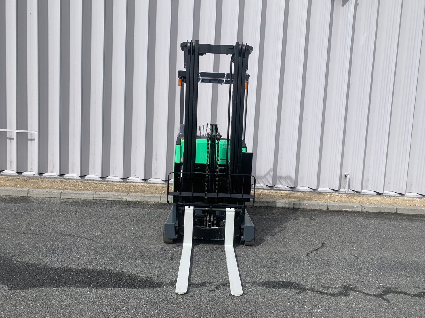 トヨタ中古フォークリフト【8FBR18】[No.242]バッテリーリーチ車 | 中古フォークリフト | フォークリフトの中古販売・買取 ...