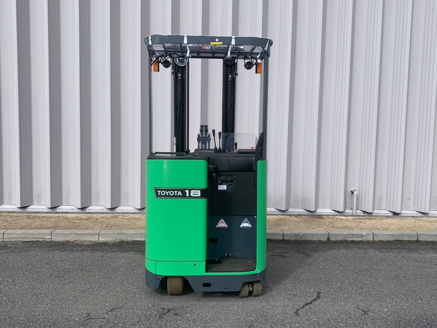 トヨタ中古フォークリフト【8FBR18】[No.242]バッテリーリーチ車 | 中古フォークリフト | フォークリフトの中古販売・買取 ...