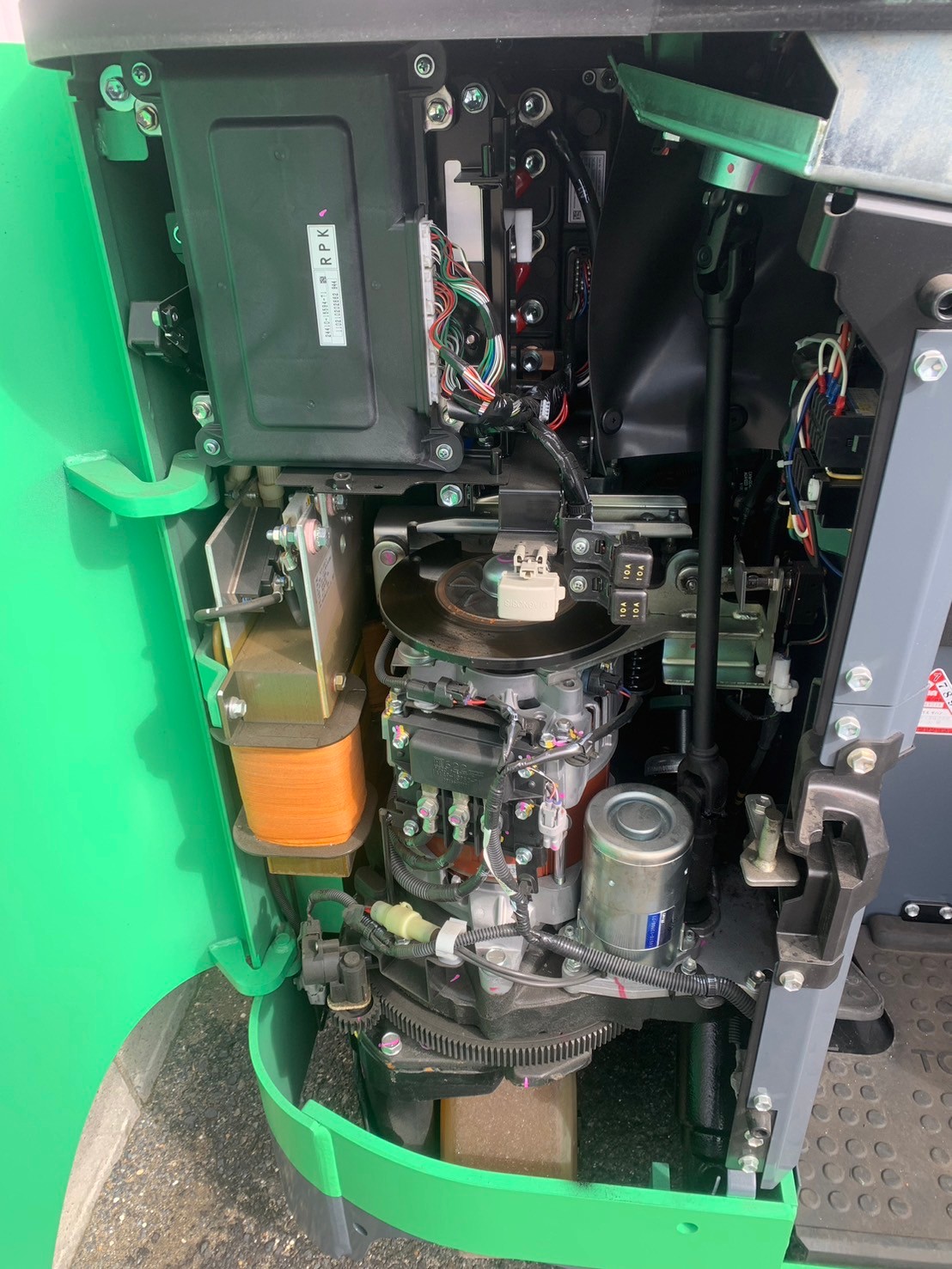 トヨタ中古フォークリフト【8FBR18】[No.242]バッテリーリーチ車 | 中古フォークリフト | フォークリフトの中古販売・買取 ...